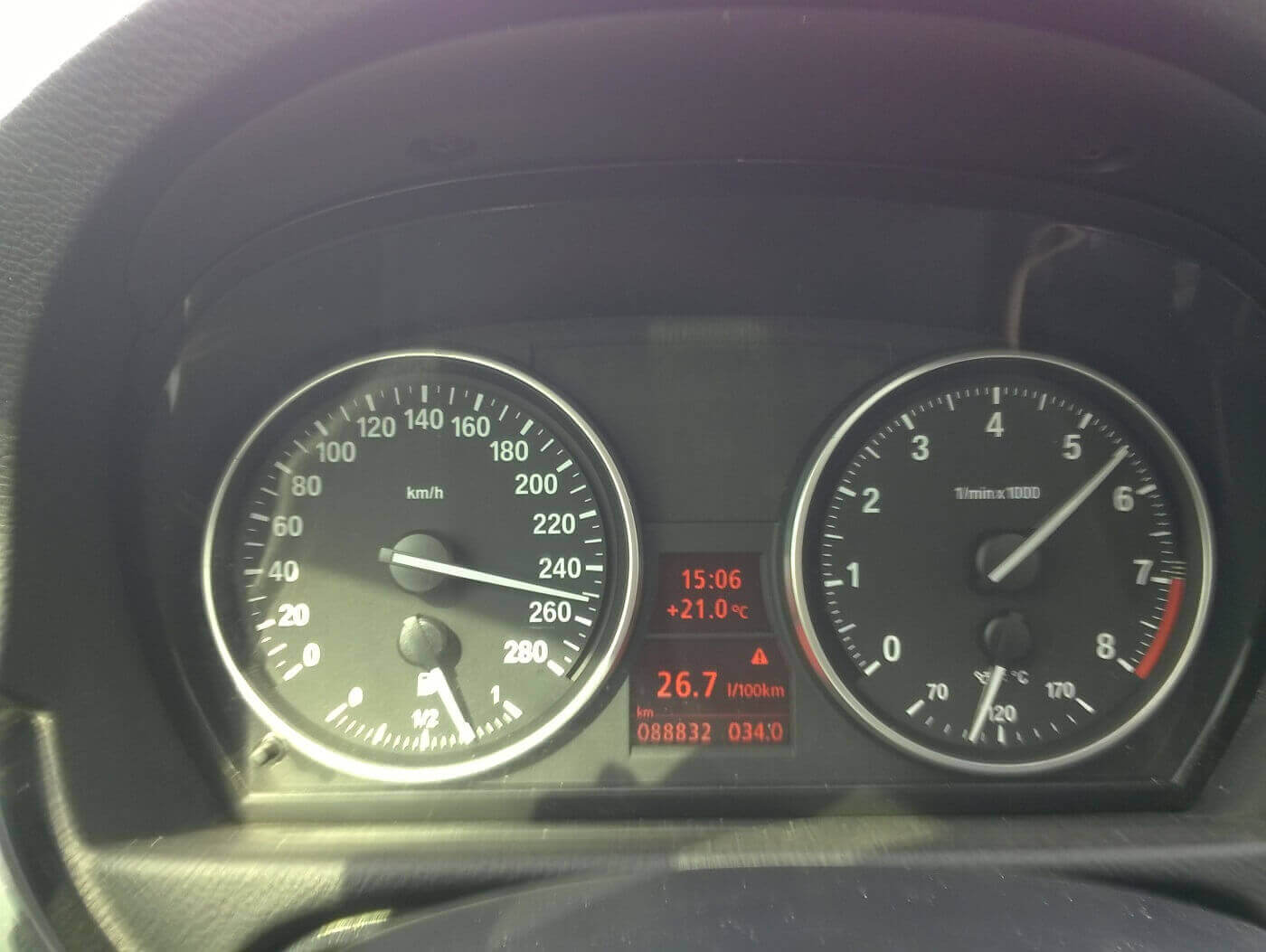 BMW 330i E92 - CarTalk.gr
