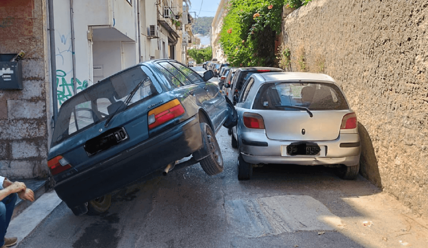 Κοπέλι το παρακάνει με τσι ρακιές κι αρχίζει αυτοκινητο-ζεμπεκιές ...